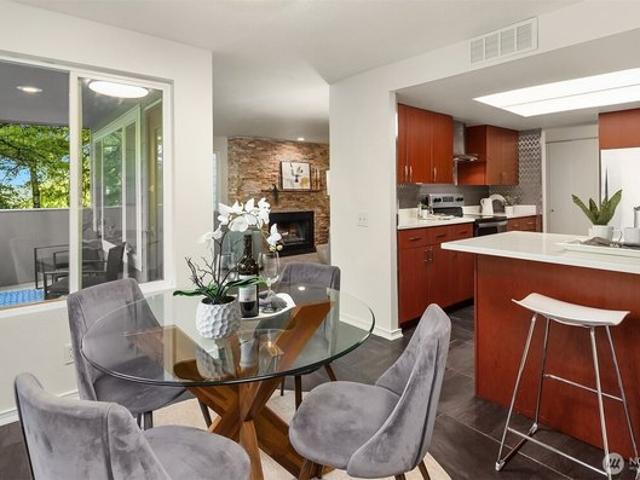 17417 Ashworth Ave N Unit 203, Shoreline, WA 98133