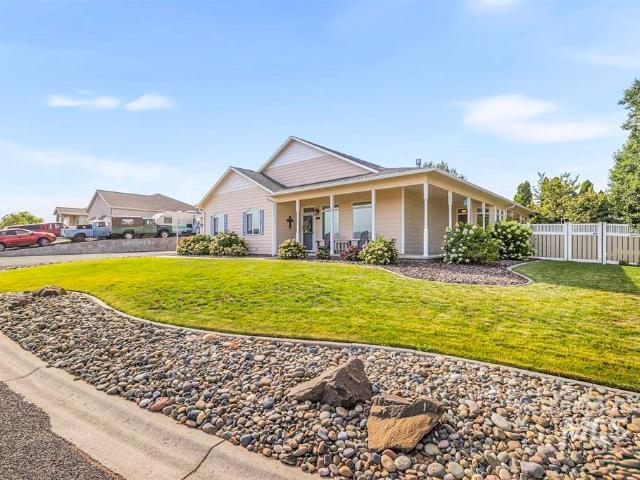 1741 Ridgeview Dr