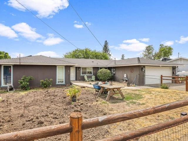 1741 Serenity Dr, Medford, OR 97504