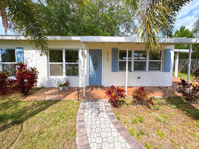 1741 5th Ave, Vero Beach, FL 32960