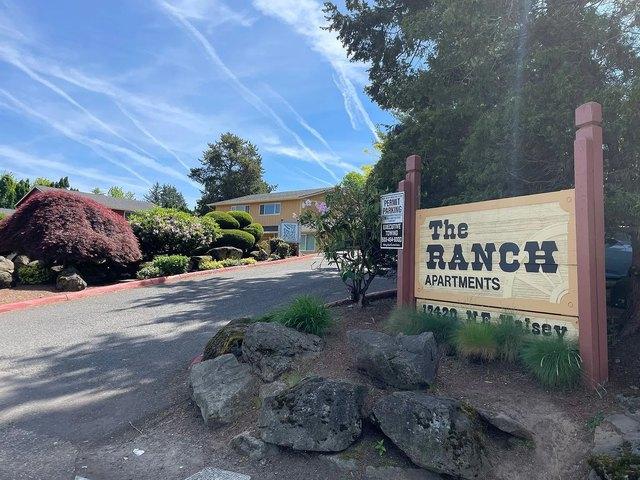 17420 NE Halsey St, Portland, OR 97230