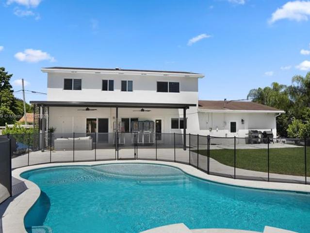 17421 93rd Ave SW, Palmetto Bay, FL 33157