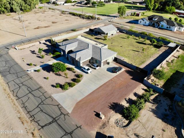 17424 W KEIM Drive