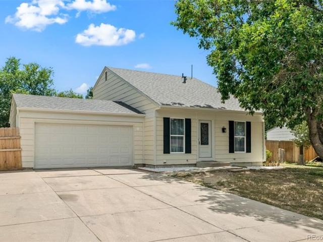 1742 Biscay St, Aurora, CO 80011