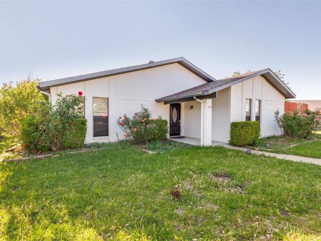 1742 Delaford Dr, Carrollton, TX 75007 | MLS #21226