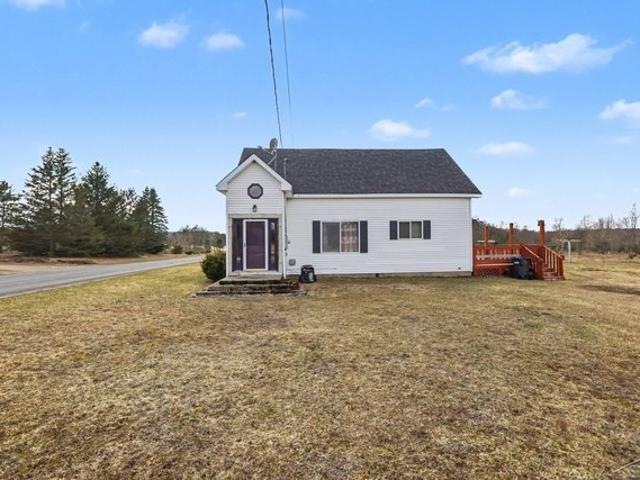 1742 W Moorestown Rd, Lake City, MI 49651