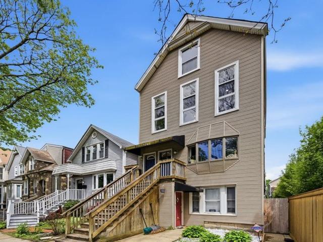 1742 W School St, Chicago, IL 60657