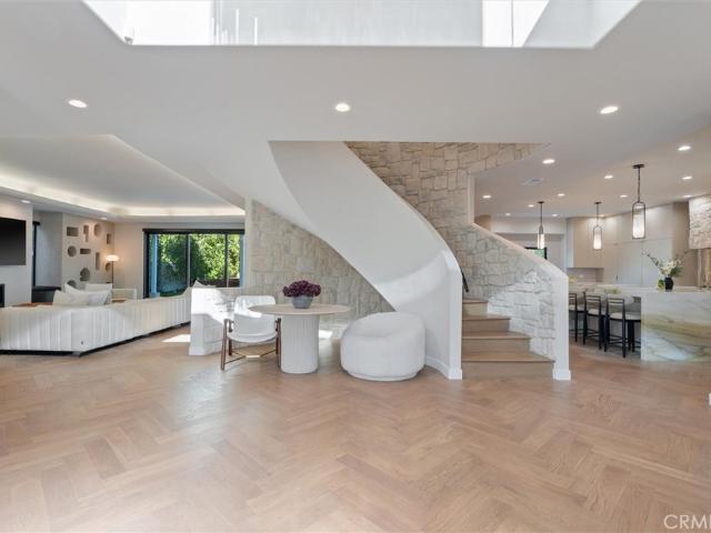17437 Oak Creek Ct, Encino, CA 91316 | MLS #SR26087