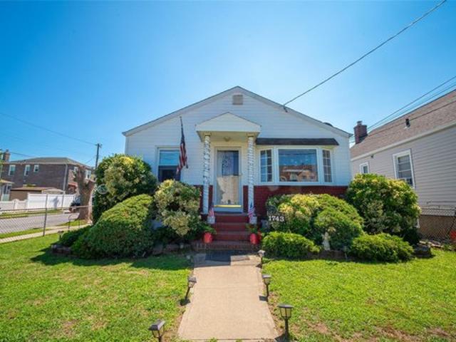 1743 Atherton Ave, Elmont, NY 11003