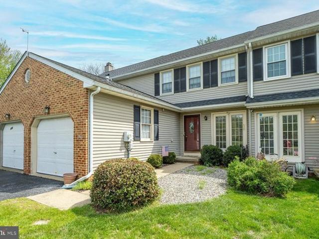 1743 Betz Farm Dr, Lancaster, PA 17603