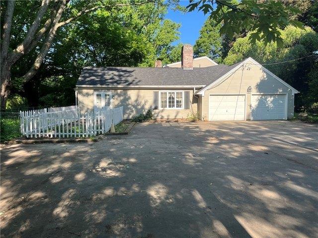 1743 Calkins Rd, Pittsford, NY 14534