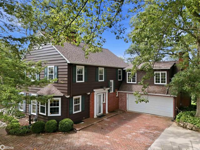1743 Country Club Lane