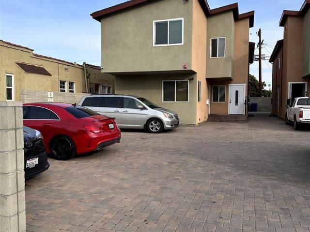1743 W 37th St, Los Angeles, CA 90018 | MLS #DW26018