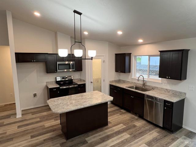 1743 Yellowstone Ct