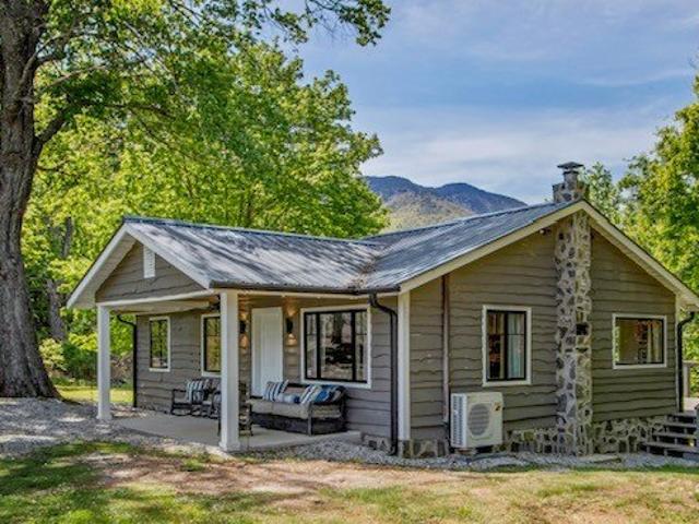 174 Balsam Ln, Burnsville, NC 28714