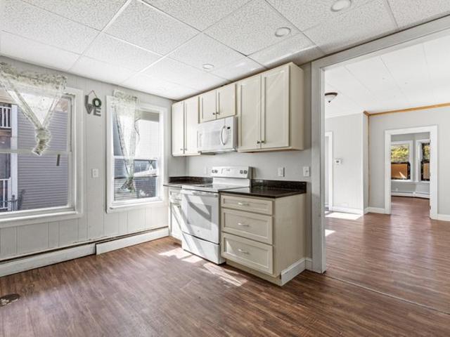 174 Bartlett St, Lewiston, ME 04240