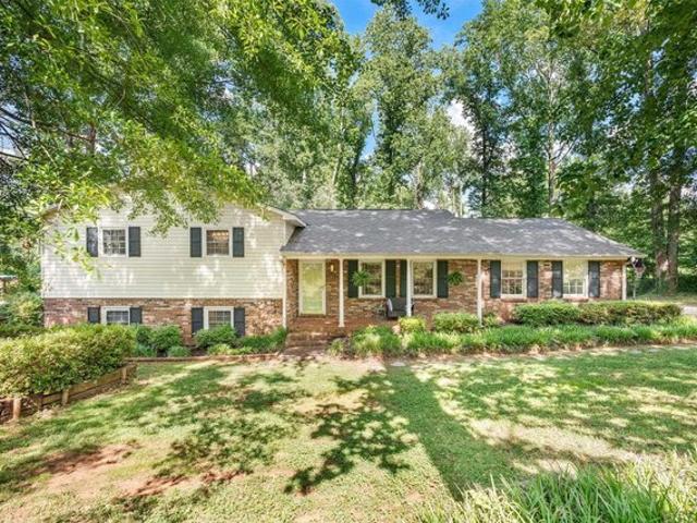 174 Brookgreen Dr, Inman, SC 29349