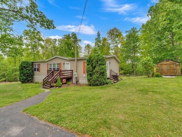 174 Burleson Dr, Crab Orchard, WV 25827