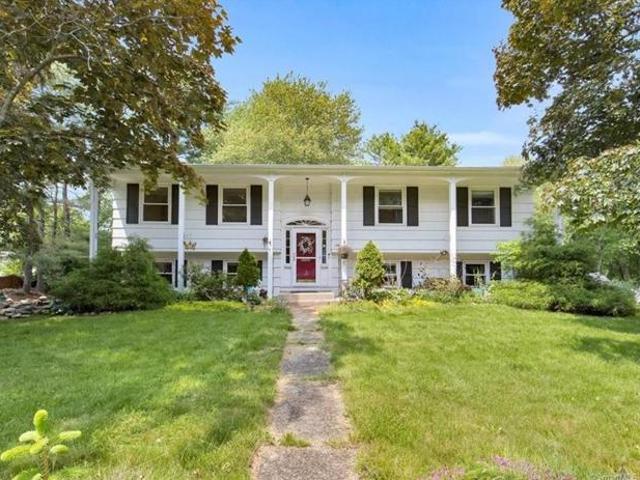 174 Glenview Dr, Newington, CT 06111