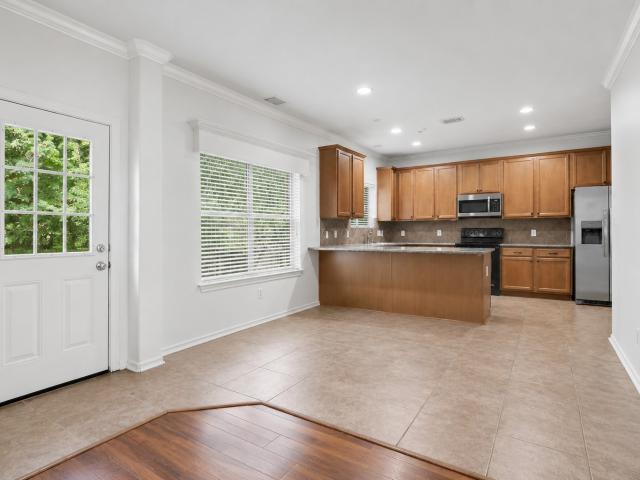 174 E Spindle Tree Cir, The Woodlands, TX 77382 | MLS #78082