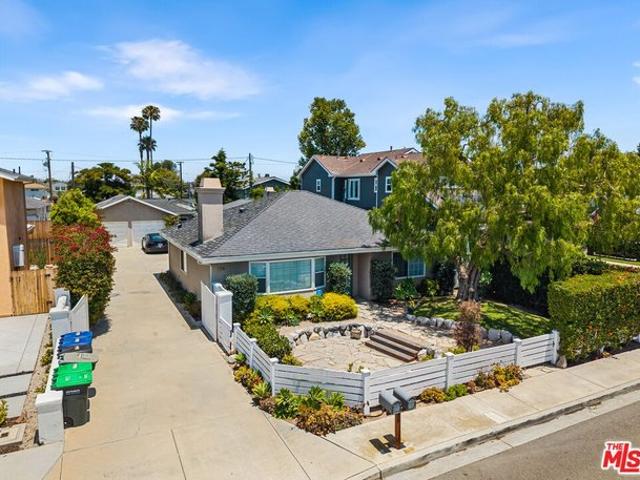 174 Flower St, Costa Mesa, CA 92627
