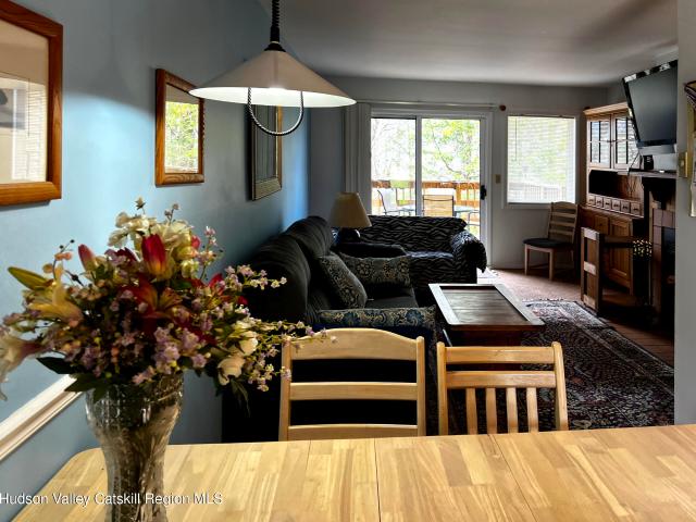 174 Hunter Drive W6