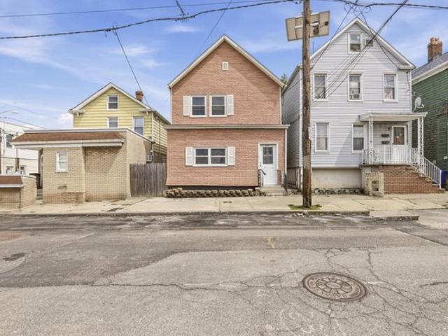 174 Orient St, Bayonne, NJ 07002