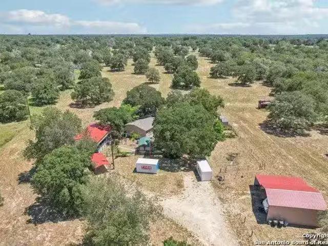 174 LONGHORN RD, STOCKDALE, TX 78160 Single Family Residence F.