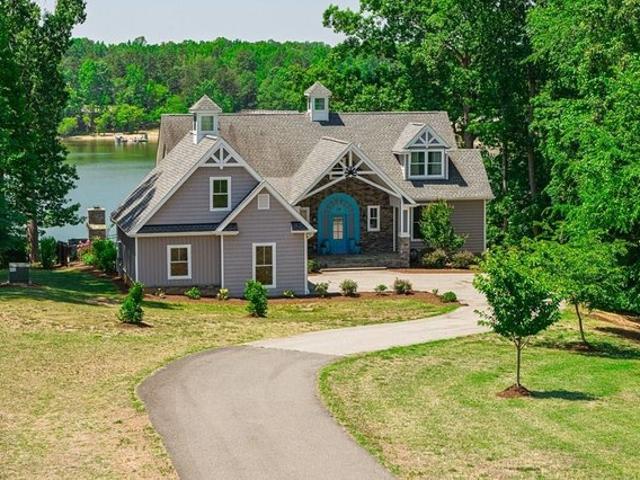 174 Lawsons Dr, Clarksville, VA 23927