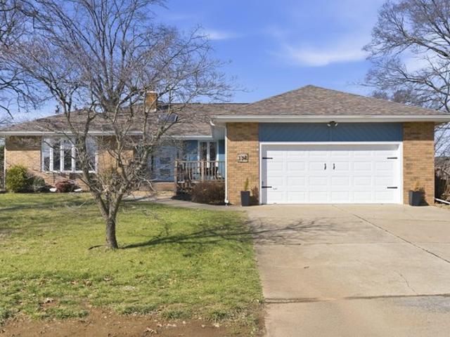 174 Lakeshore Dr S, Blue Eye, MO 65611