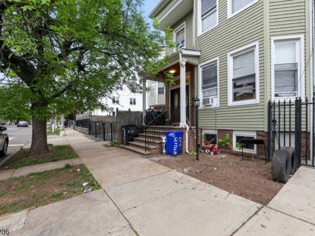 174 Littleton Ave