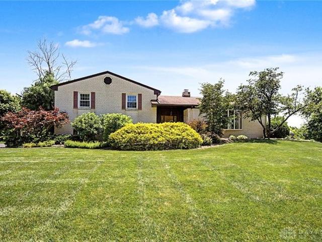 174 Marbrook Dr, Dayton, OH 45429