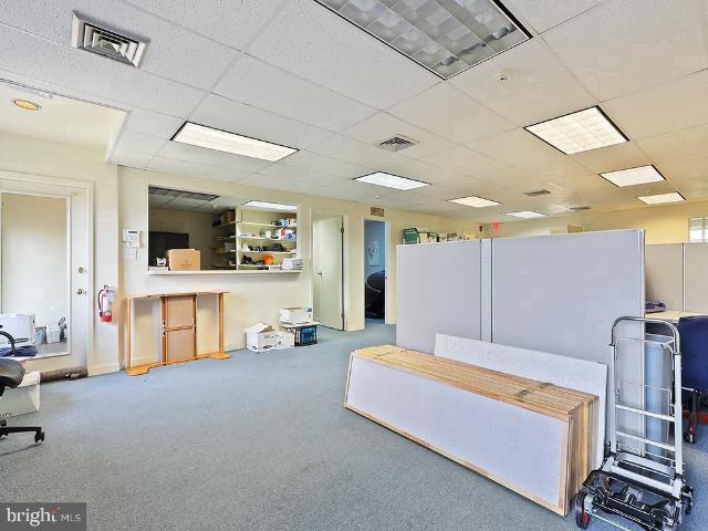 174 Middletown Boulevard # 301