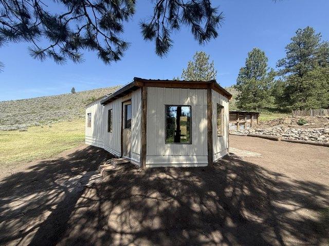 174 N Lambert Ln, Republic, WA 99166