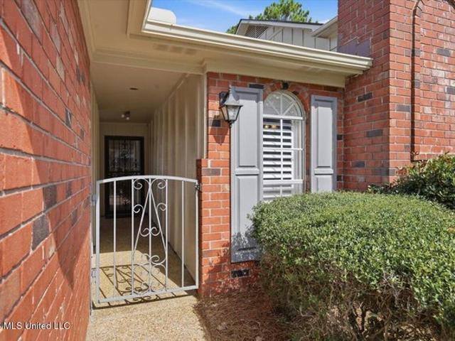 174 Pleasant Grove Dr, Brandon, MS 39042