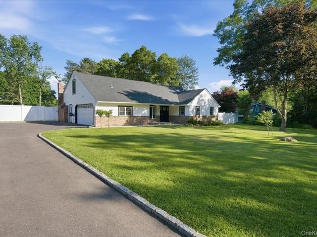 174 Warner Rd, Huntington, NY 11743