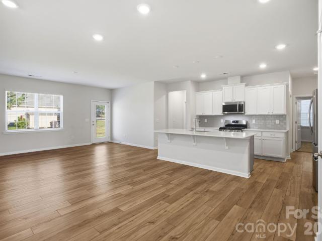 174 White Apple Way