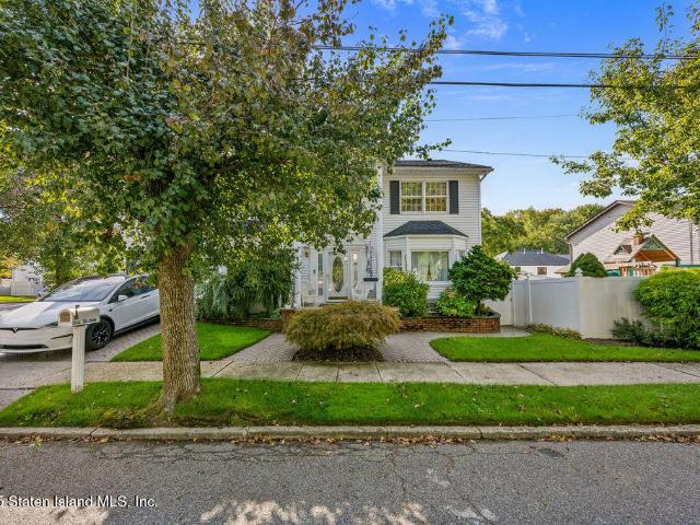 174 Tallman Street | Compass