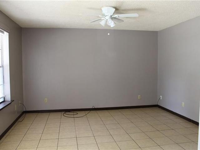 17540 Beverly Dr, Unit E, Hammond, LA 70401 | MLS #2554 | Compass