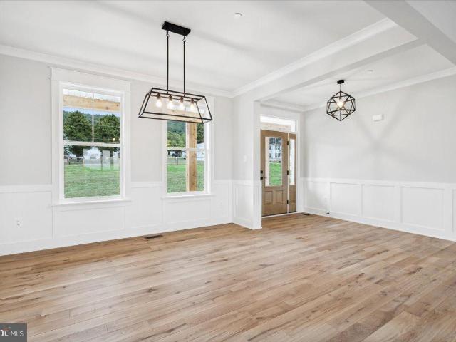 17542 Mountain Top Rd, Cascade, MD 21719 | MLS #MDFR2080 | Compass