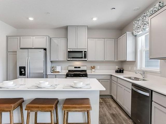 17545 Driscoll Pl, Lakeville, MN 55044