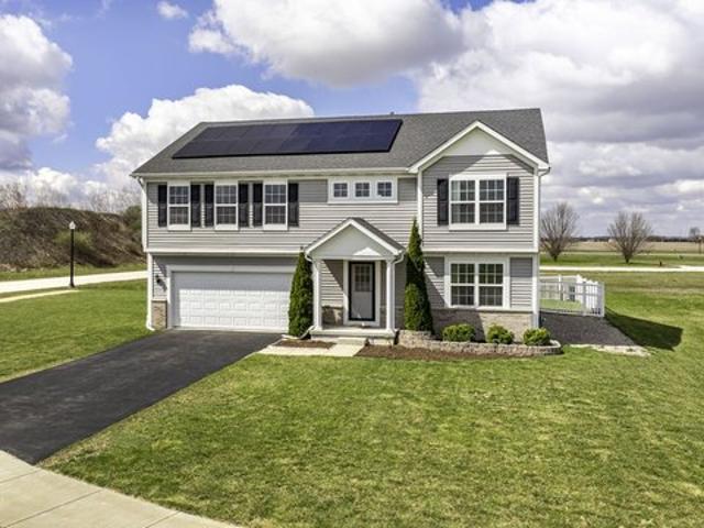 1754 N Bucksport Ln, Beecher, IL 60401