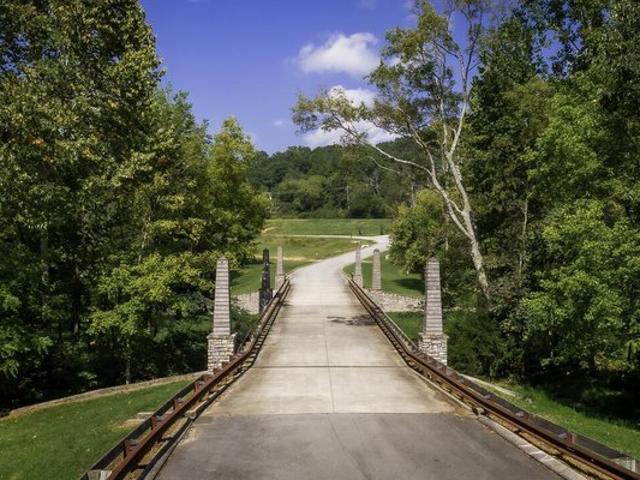 1754 Oakbrook Trl, Ooltewah, TN 37363