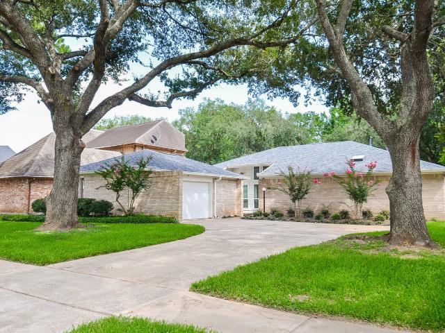 1754 Carriage Way