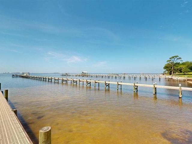 1754 Joybrook Rd, Navarre, FL 32566