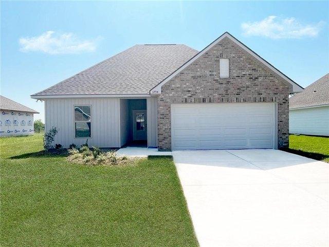1754 Park Place Dr, Lake Charles, LA 70607
