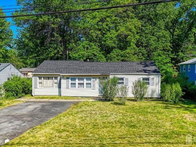 1755 Fillmore Dr, North Brunswick, NJ 08902