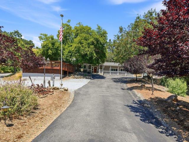 1755 Paradise View