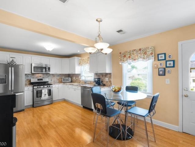 1755 Union Ave