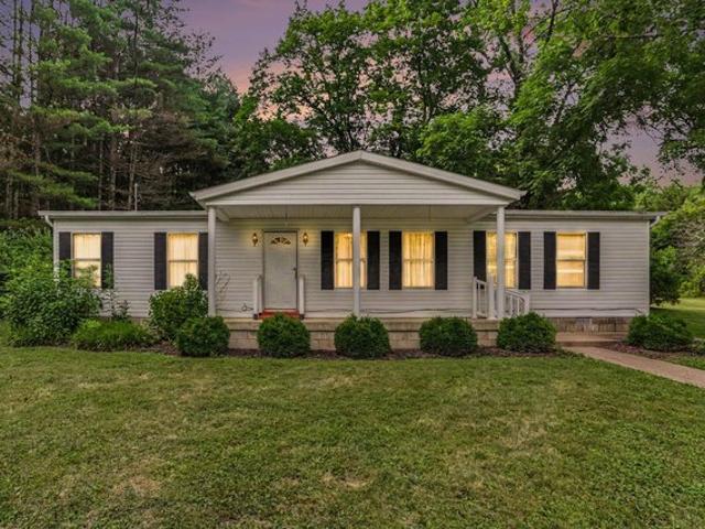 17563 Buckingham Rd, Logan, OH 43138